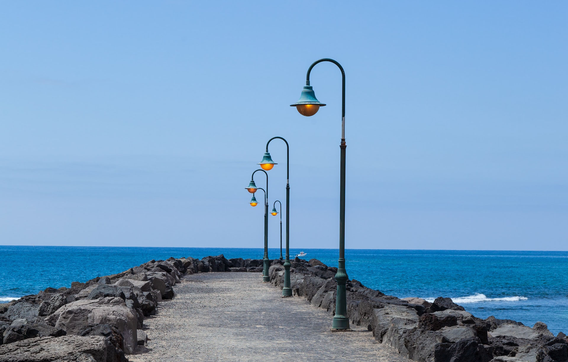 5 Principais Benefícios dos Postes de Aço - LS POSTES | Postes ...